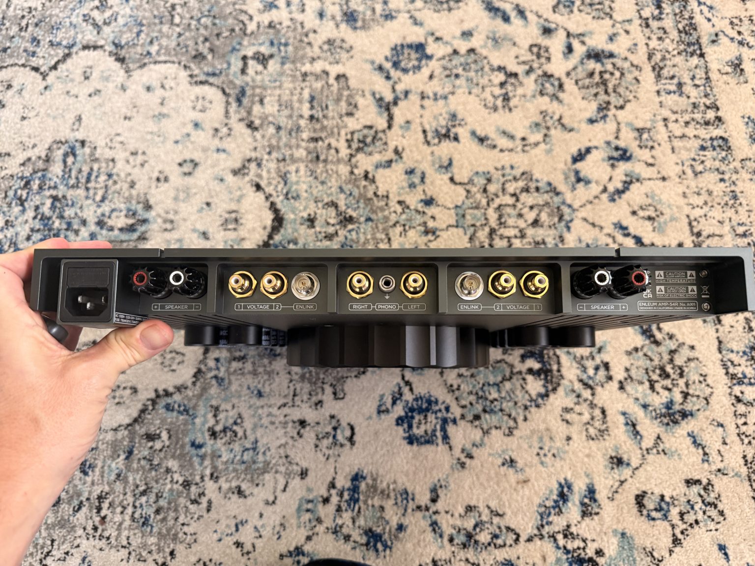 The Enleum Amp 54R Integrated sends SHIVERS down my Spine. | Steve Huff ...